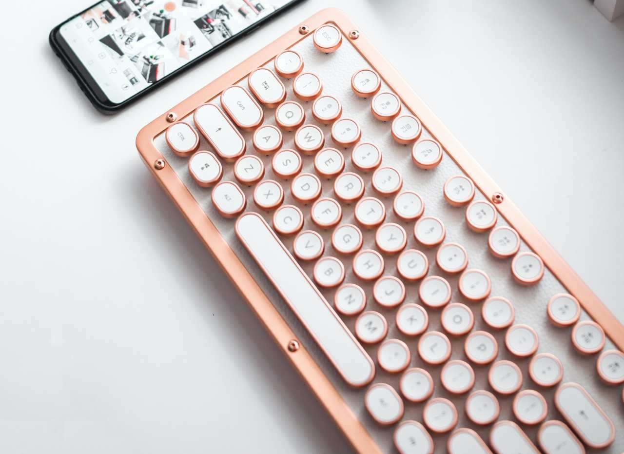 Azio Retro Typewriter Keyboard Review